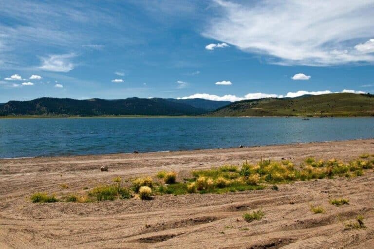 15 Best Lakes in Utah to Enjoy This Summer and Cool Off